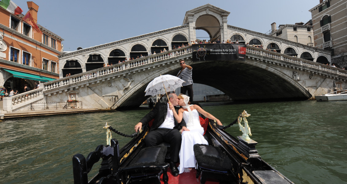 Symbolic Wedding In Venice Venetian Gondola Wedding