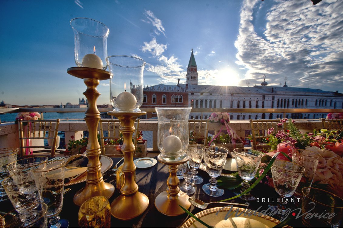Intimate wedding in Venice, on a luxury panoramic terrace